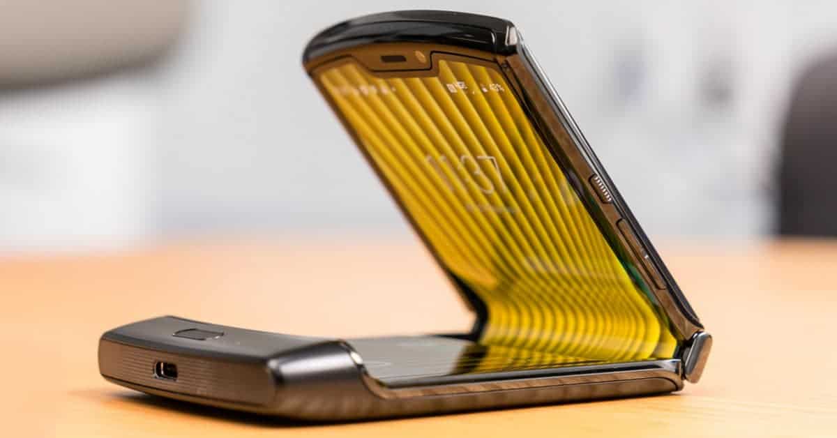 Motorola Razr Blush Gold: 6GB RAM, three cameras and more!